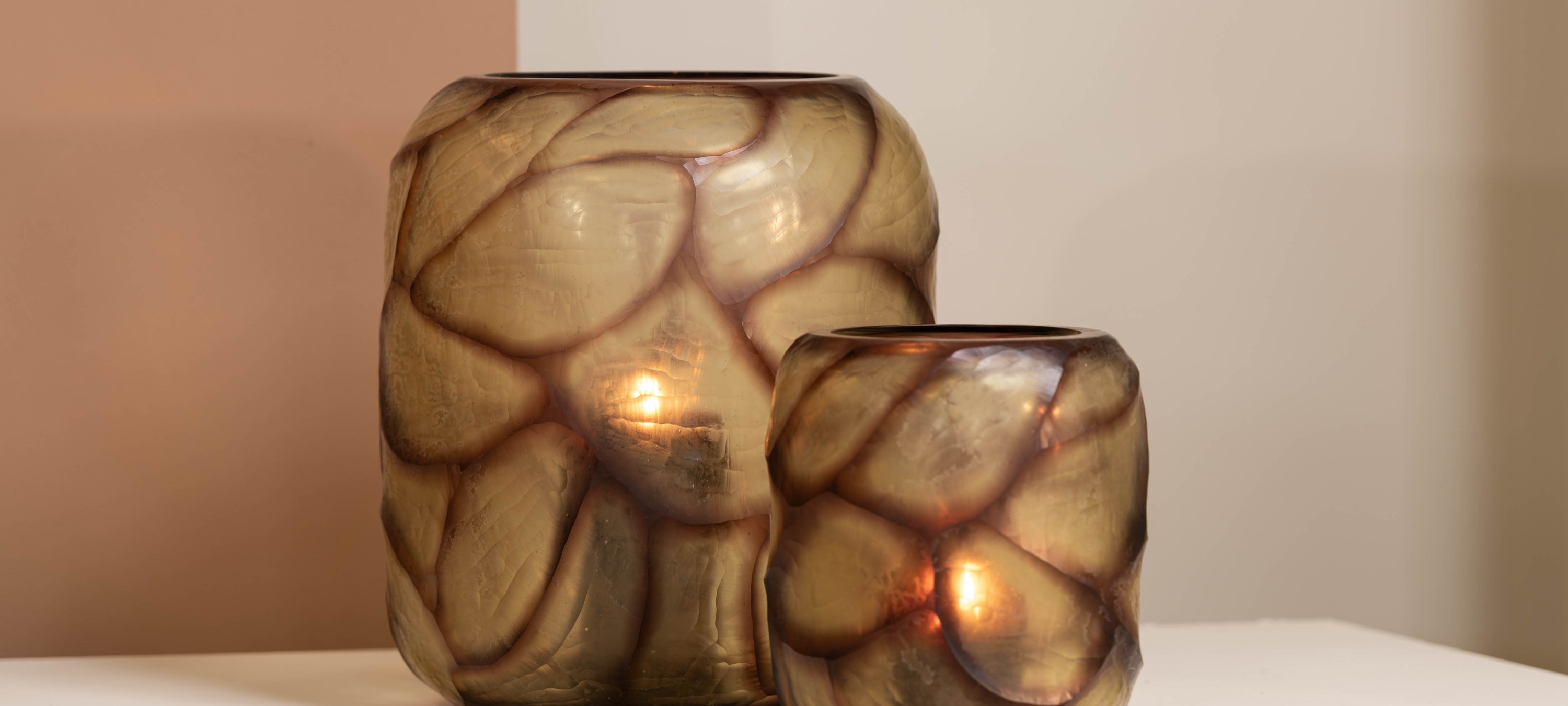Dekocandle: atmospheric candle light & timeless decoration